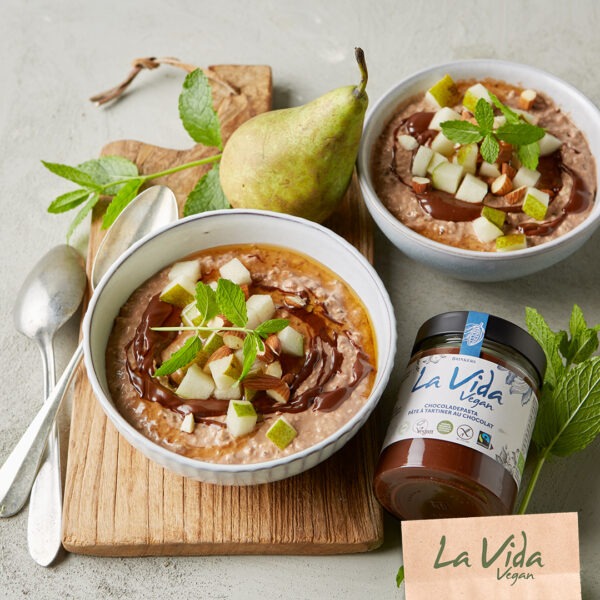 Chocolate & Pear Overnight Oats – La Vida Vegan